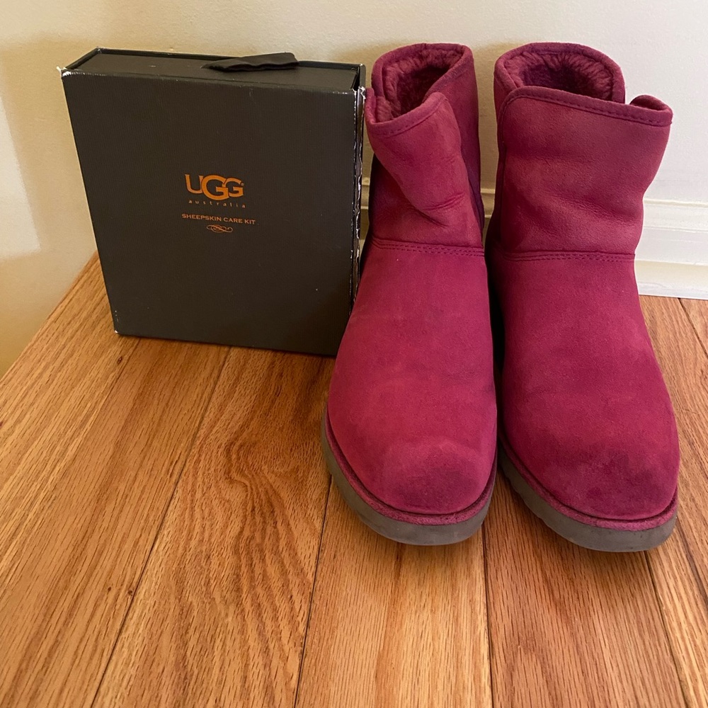 Ugg Australia Short Boot Size 8 With Cleaning Kit - Gem